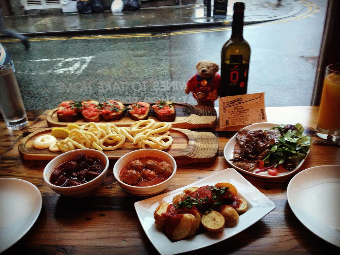 Omnomnom, tapas night at Evuna NQ, Manchester - Bryn de Bear